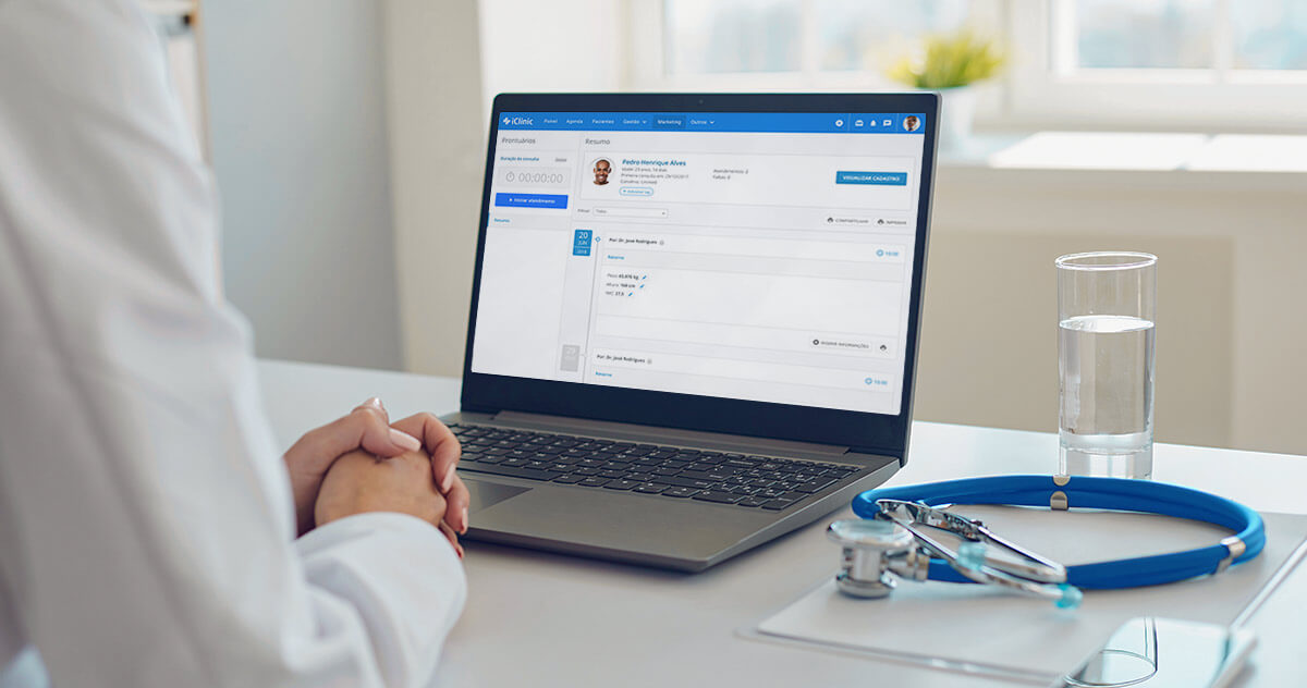 7 vantagens de ter um software para médicos na sua clínica